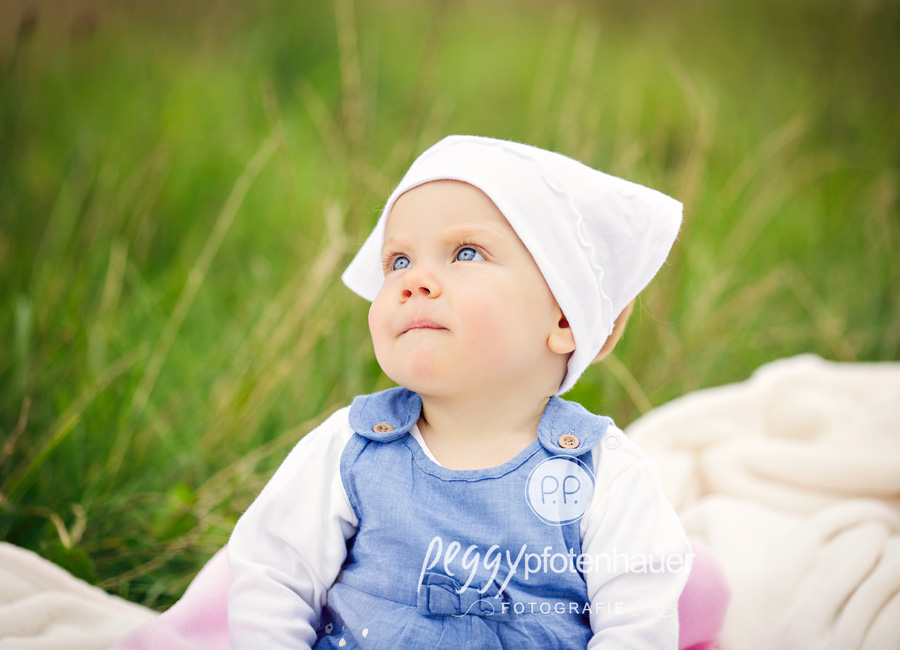 Malu, 9 Monate - süße Babybilder in der Natur | Fotograf Bamberg ...